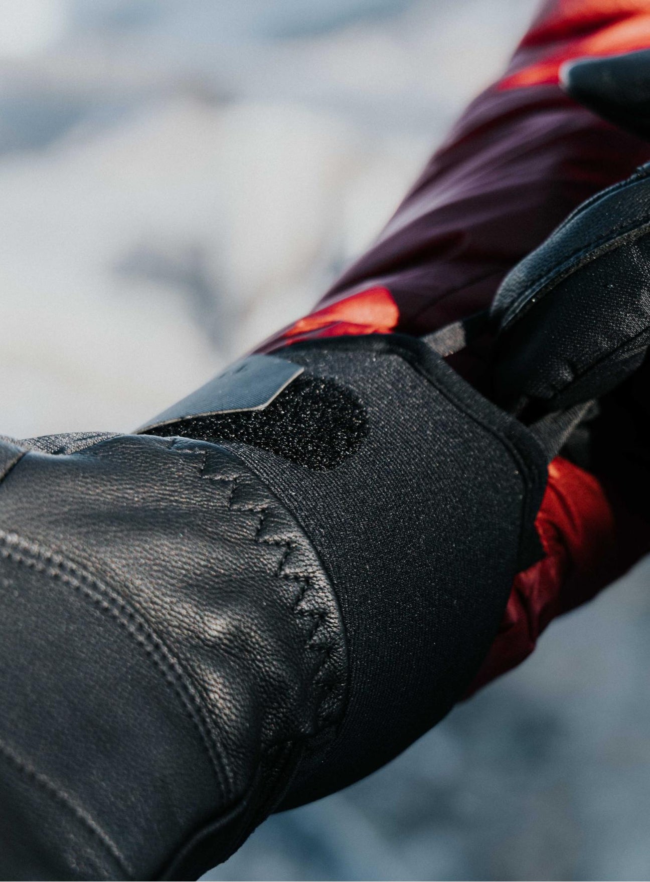 Engage Gloves | Black Leather Insulated Gloves | ThruDark